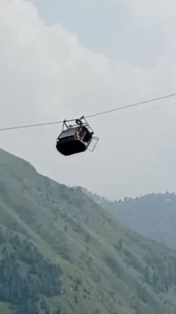 Five children rescued from hanging Pakistan cable car - military - SRN News