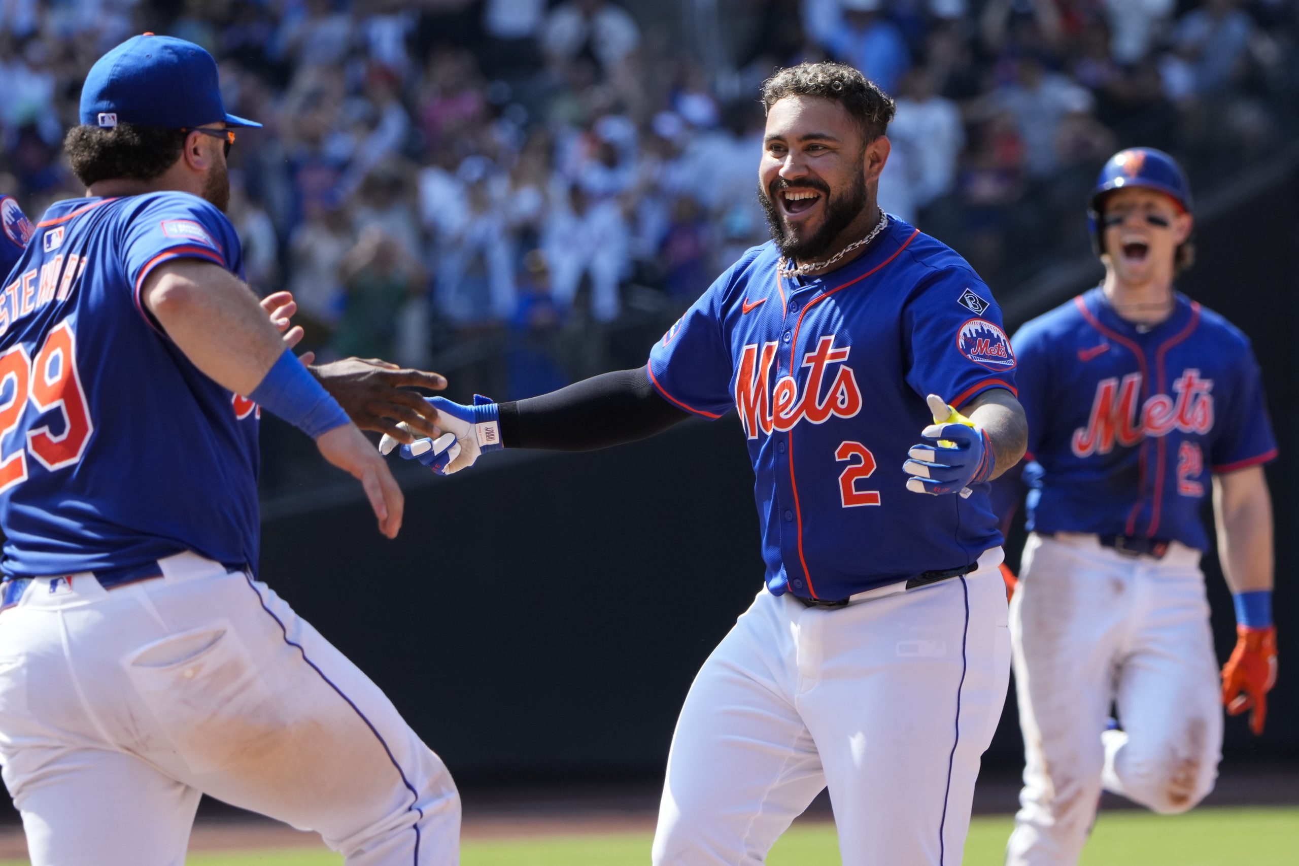 Narváez gets first home hit of season, caps rally as Mets beat Giants 4-3 and stop 5-game skid ...