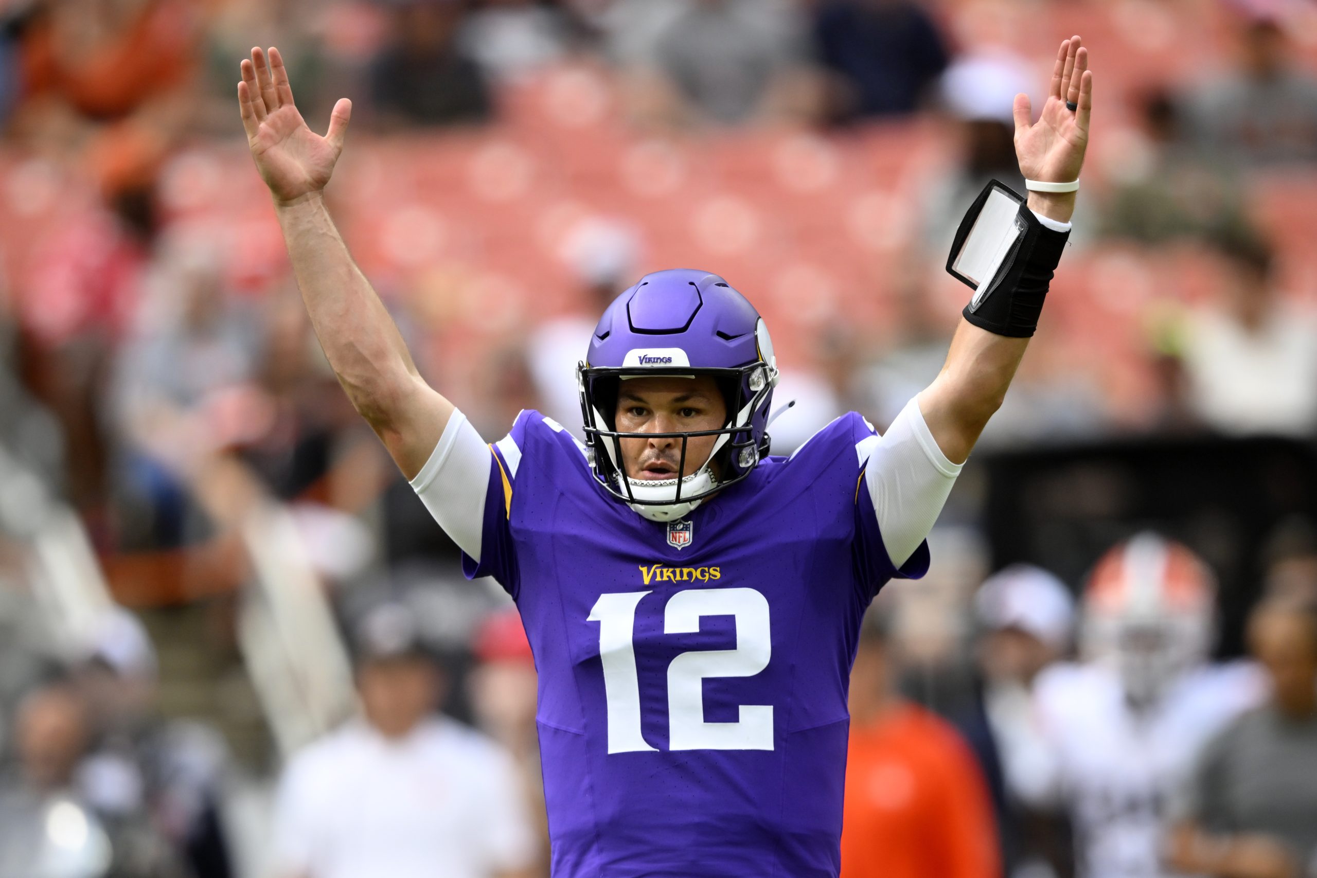 Backup QB Nick Mullens throws TD pass in Vikings' 27-12 win over Browns ...