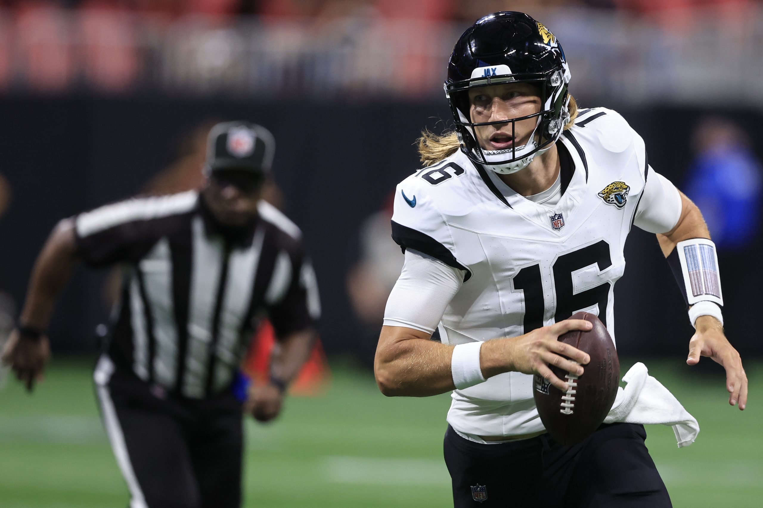 Lawrence throws 2 TD passes against outmanned Falcons, Jaguars romp 31 ...