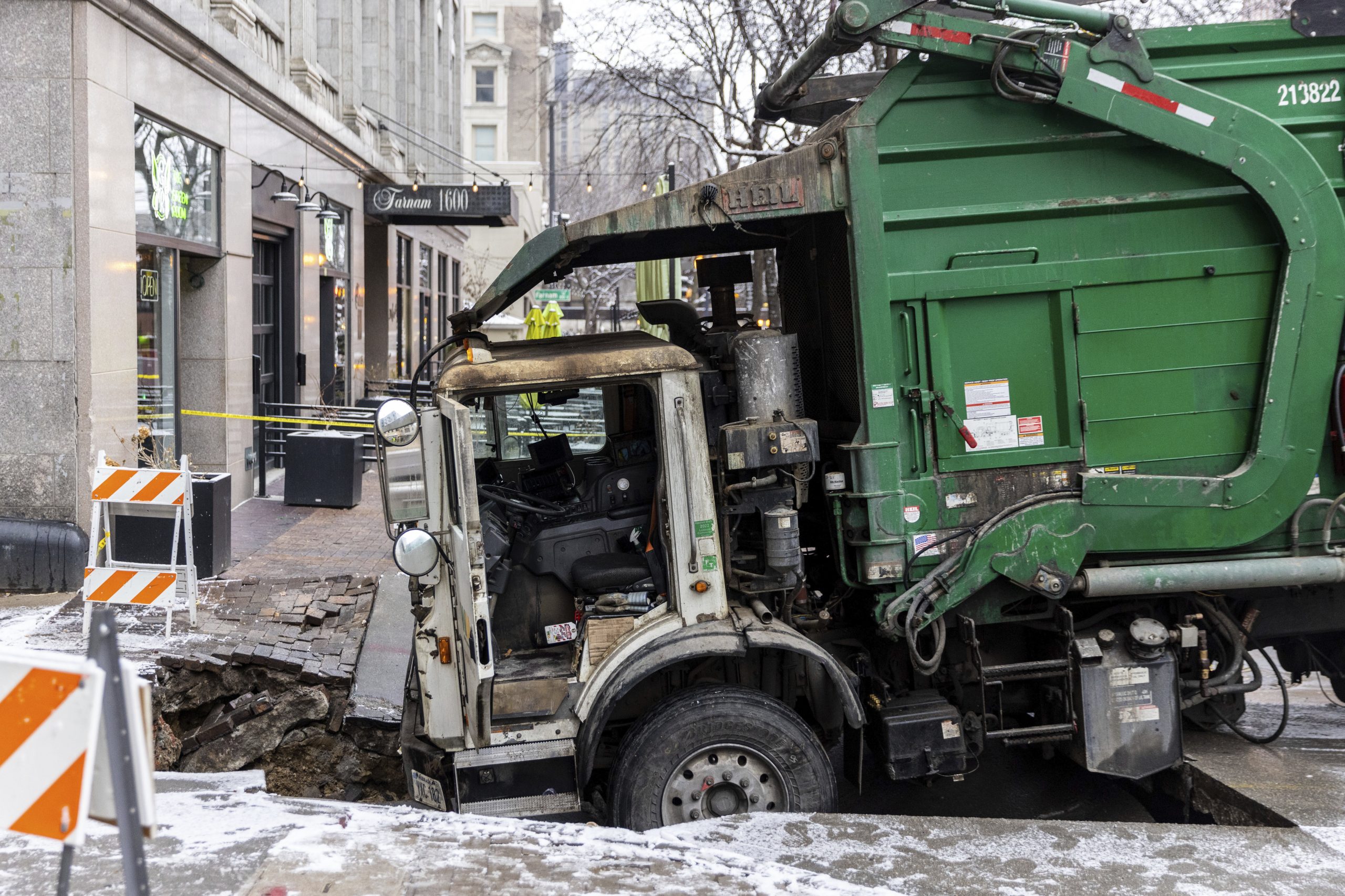 Downtown Omaha loses power for hours after a garbage truck gets stuck ...
