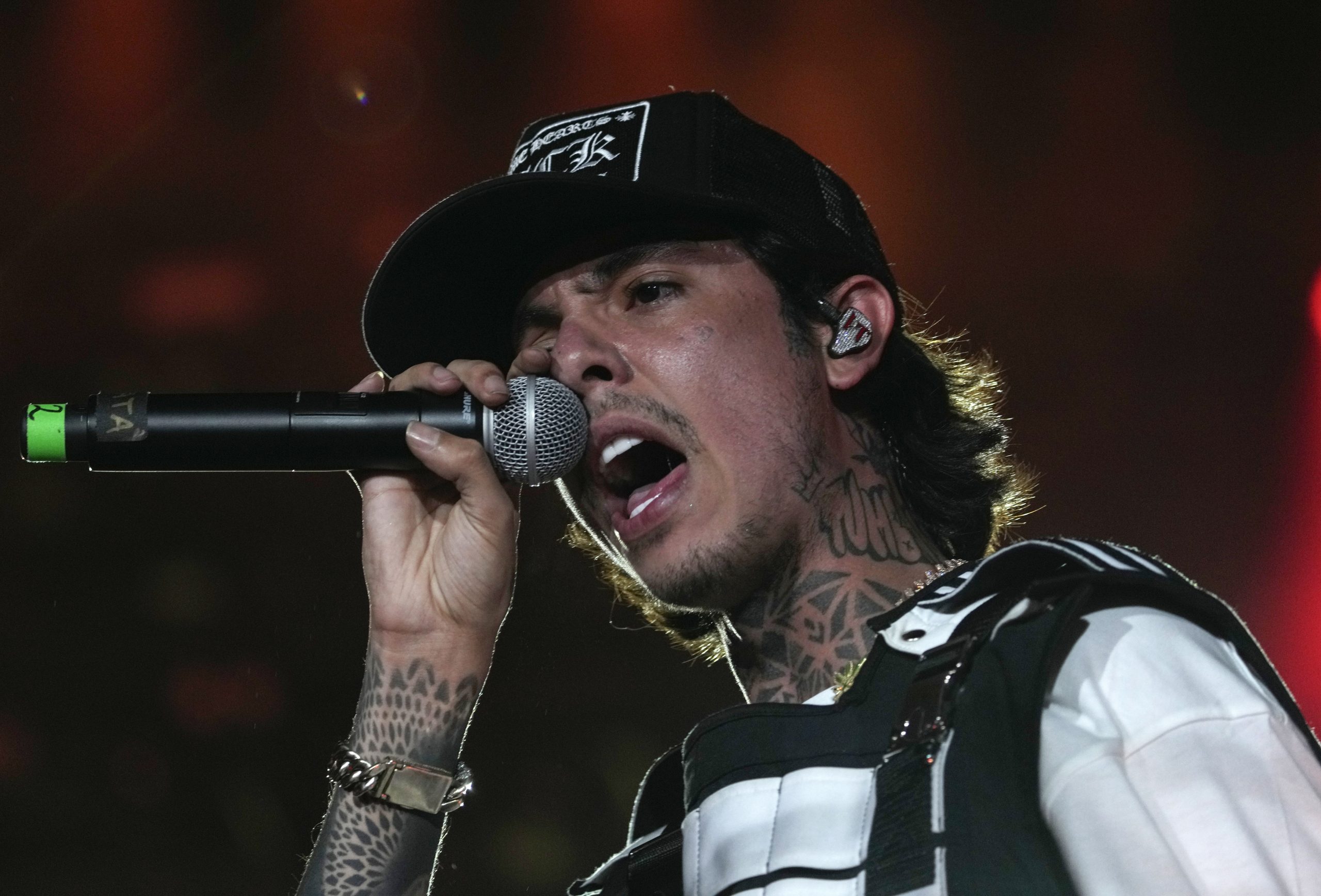 Mexico offers protection to famed singer after drug cartel death ...
