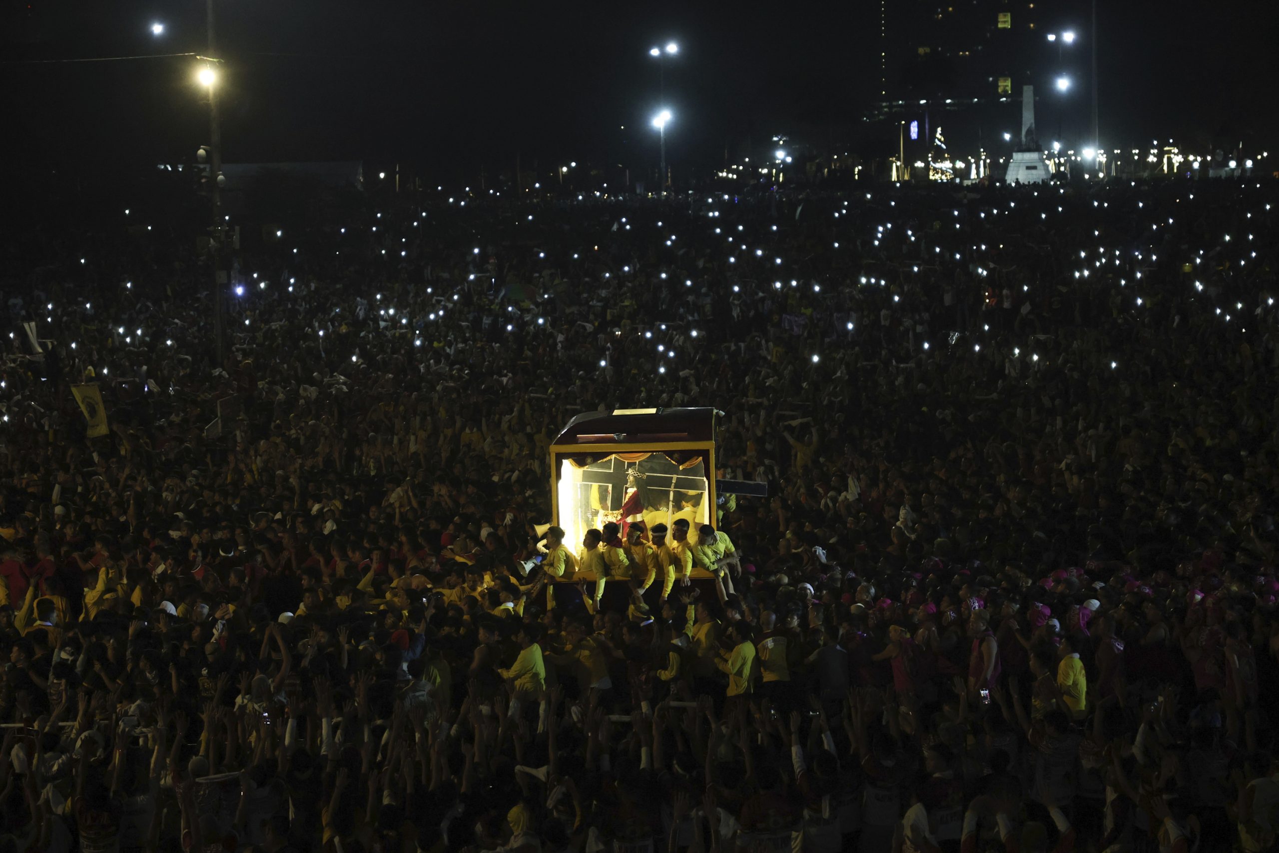 Filipino Catholics pray for good health and peace in huge procession ...