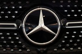 Mercedes-Benz takes stake in robotics maker Apptronik, tests robots in ...