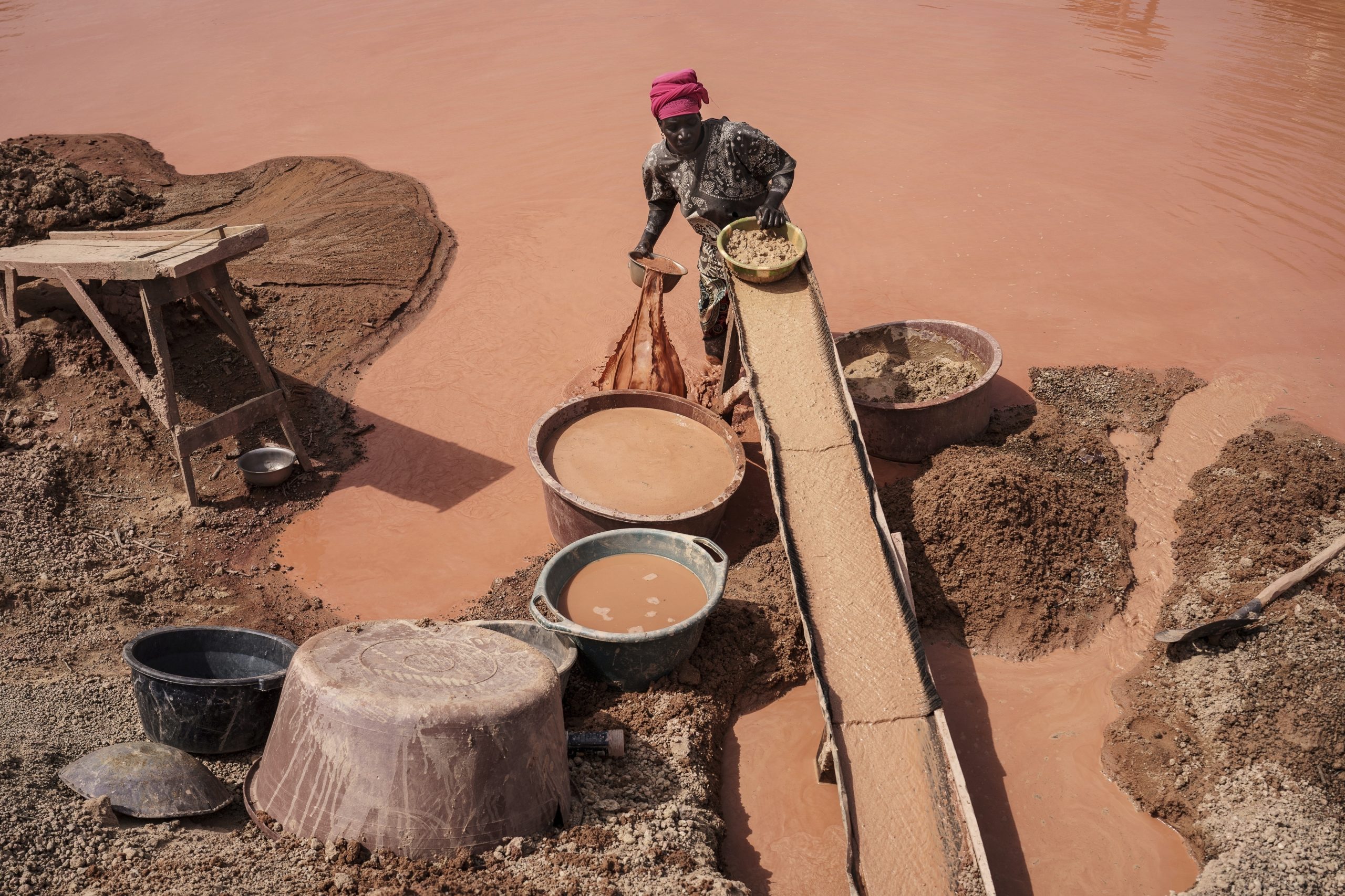 Mercury fuels gold mining in Senegal. And it’s poisoning the people who ...