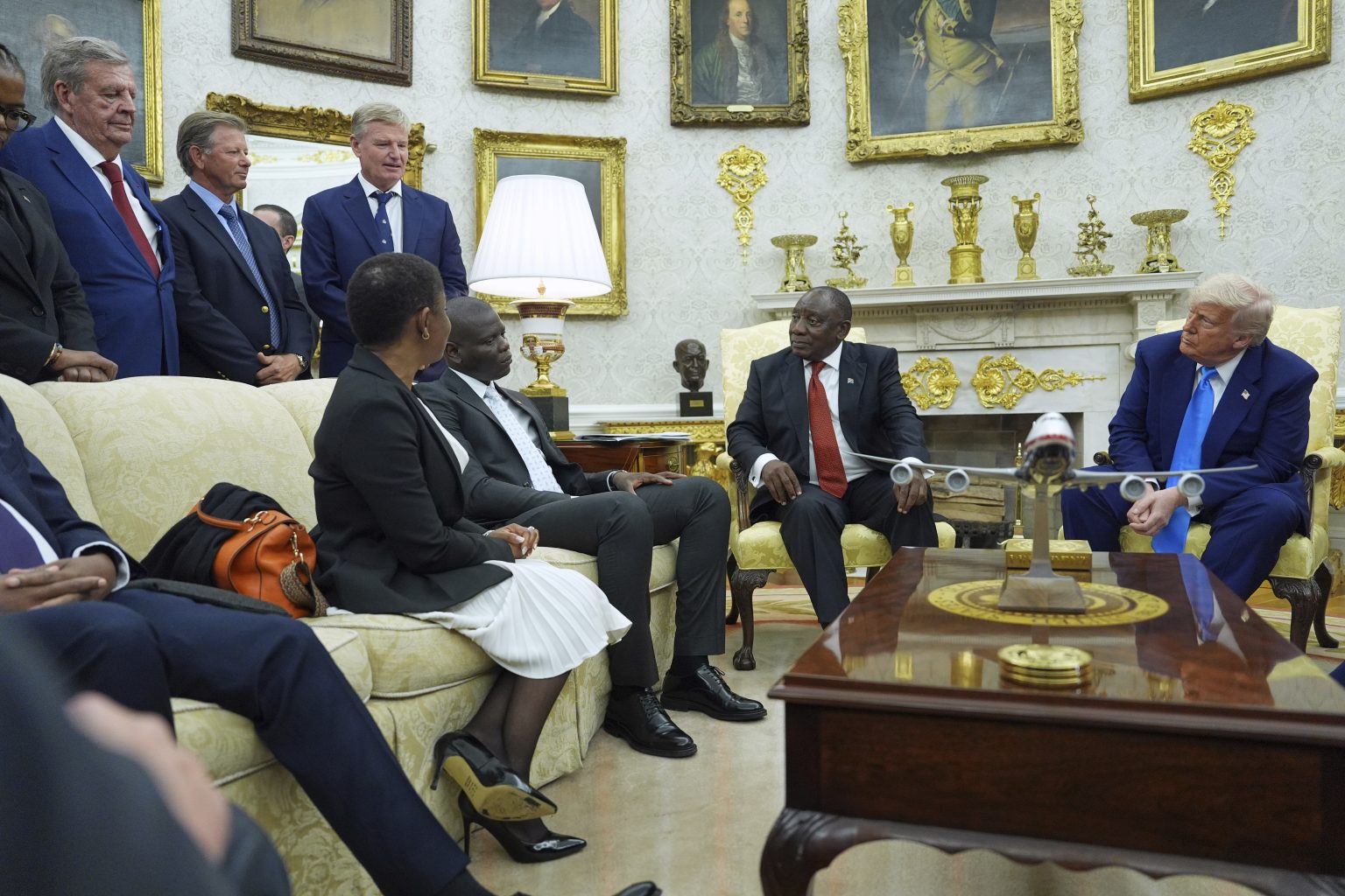 Ernie Els, Retief Goosen join South African president in White House meeting with Trump - SRN News