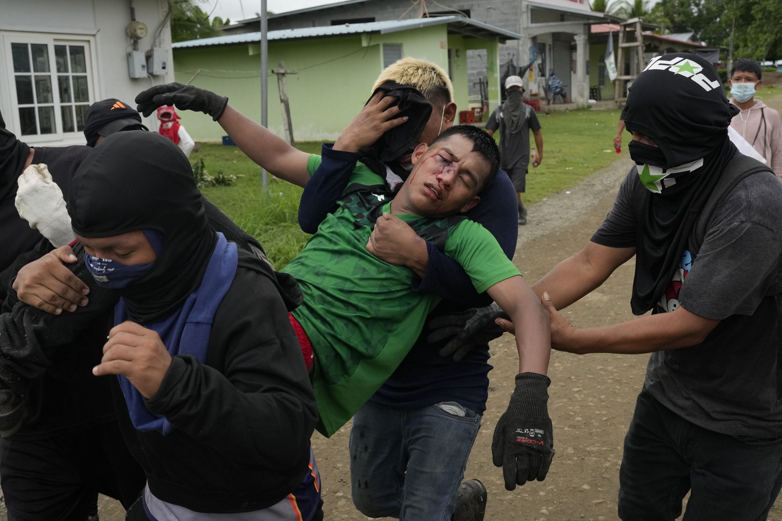 Protesters and police clash in eastern Panama - SRN News