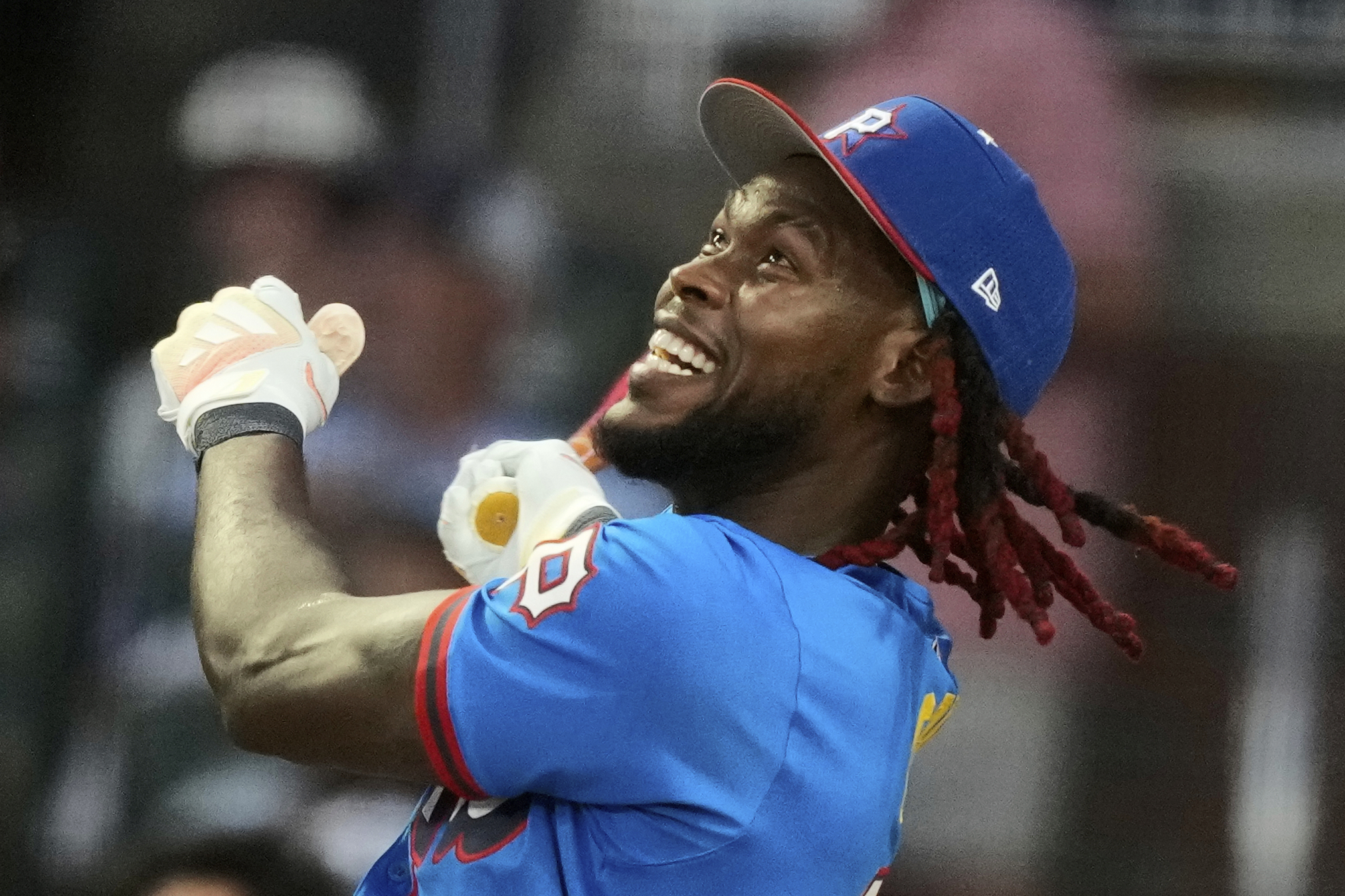 Seattle's Cal Raleigh becomes first catcher and switch-hitter to win ...