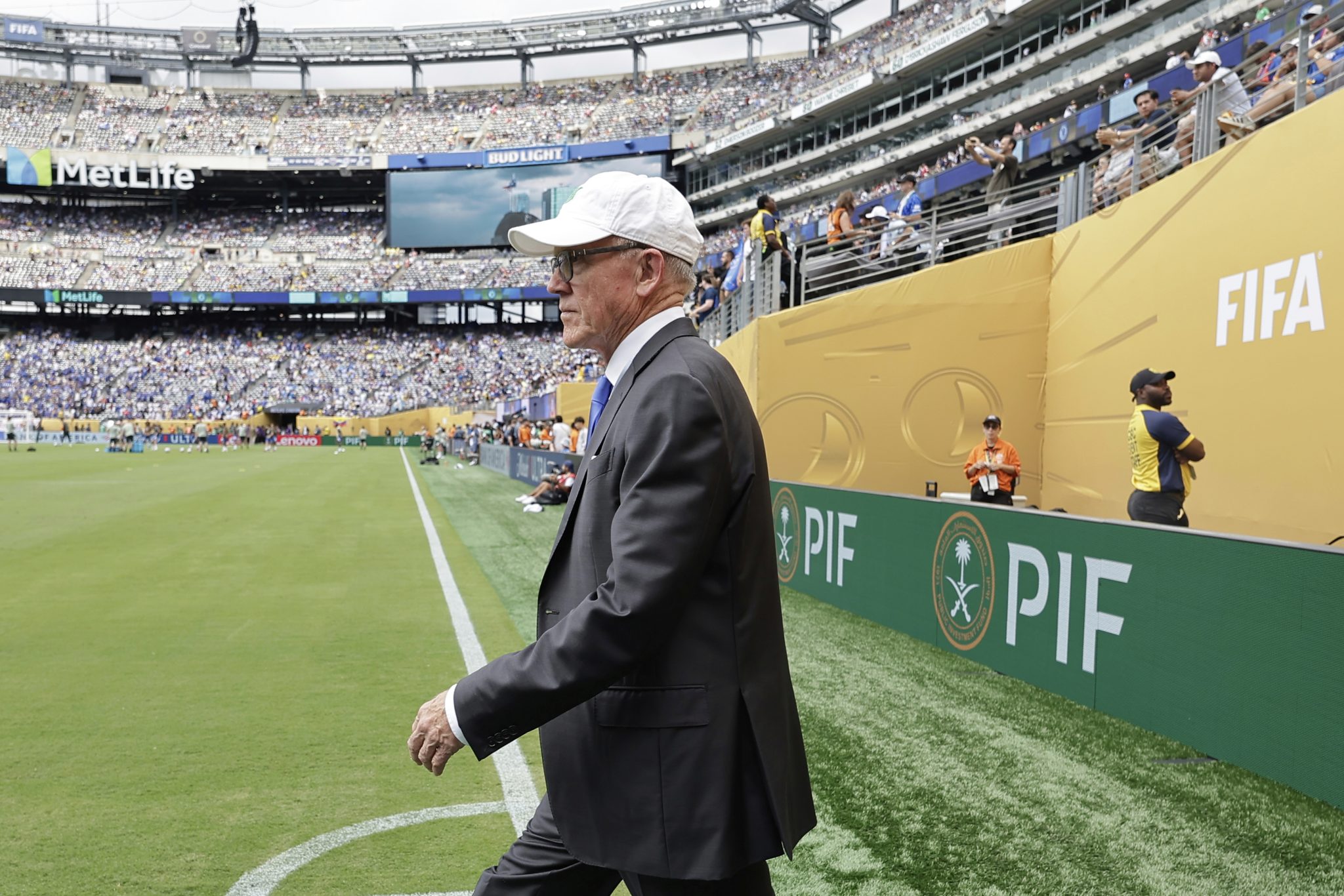 Cutting edge: Jets unveil a renovated locker room that includes 92 new ...
