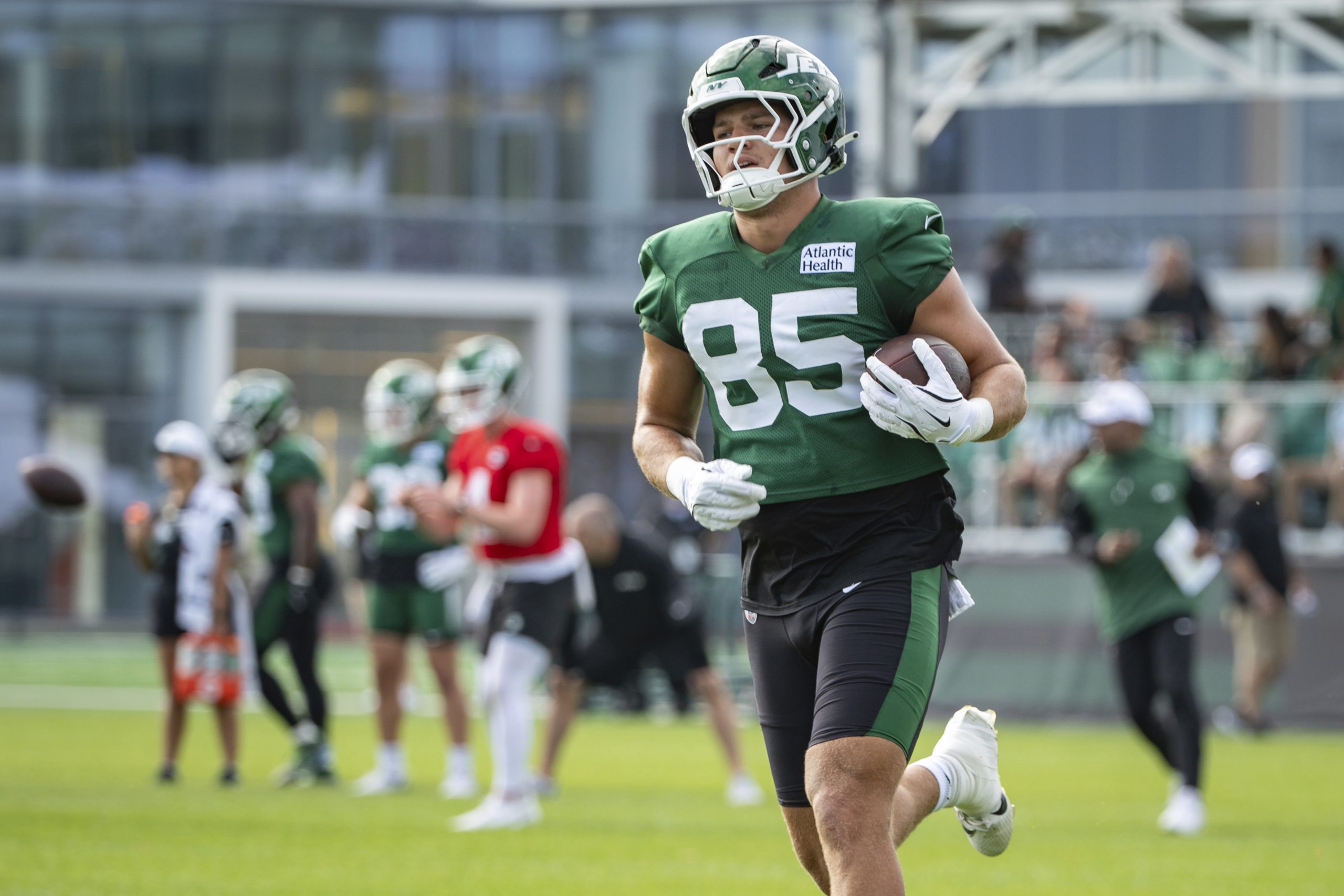 Rookie tight end Mason Taylor, son of Hall of Fame pass rusher, shining ...