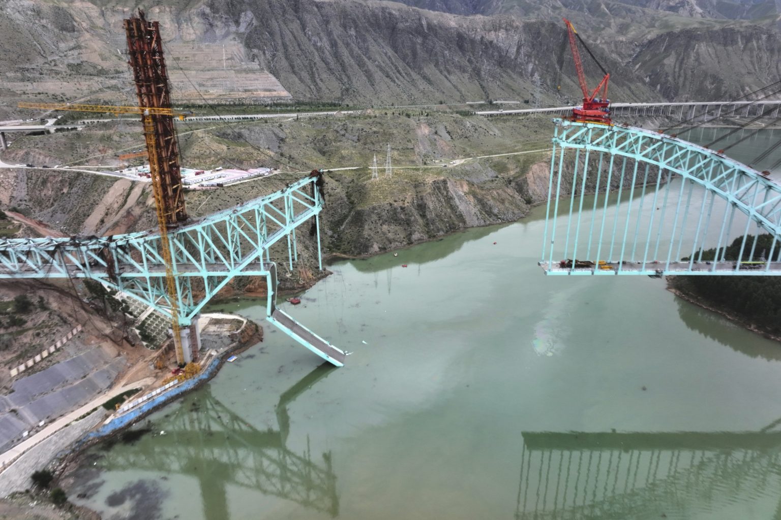 Chinese bridge collapse kills at least 12 construction workers - SRN News