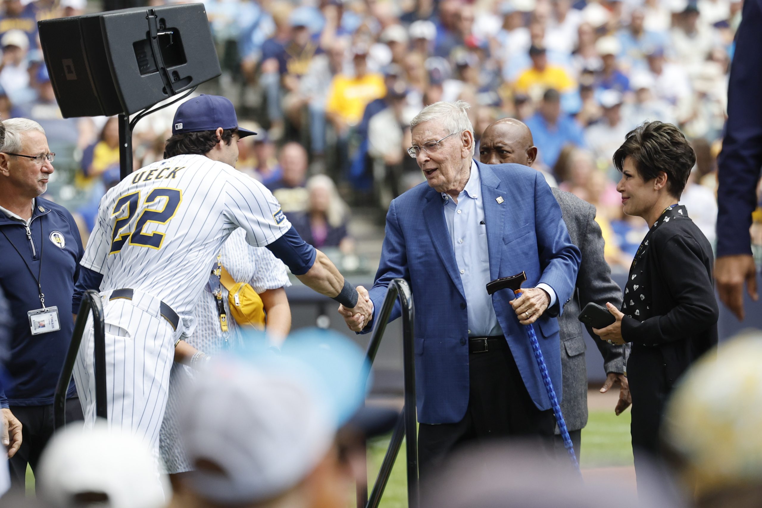 Brewers pay tribute to longtime broadcaster Bob Uecker in star-studded ...
