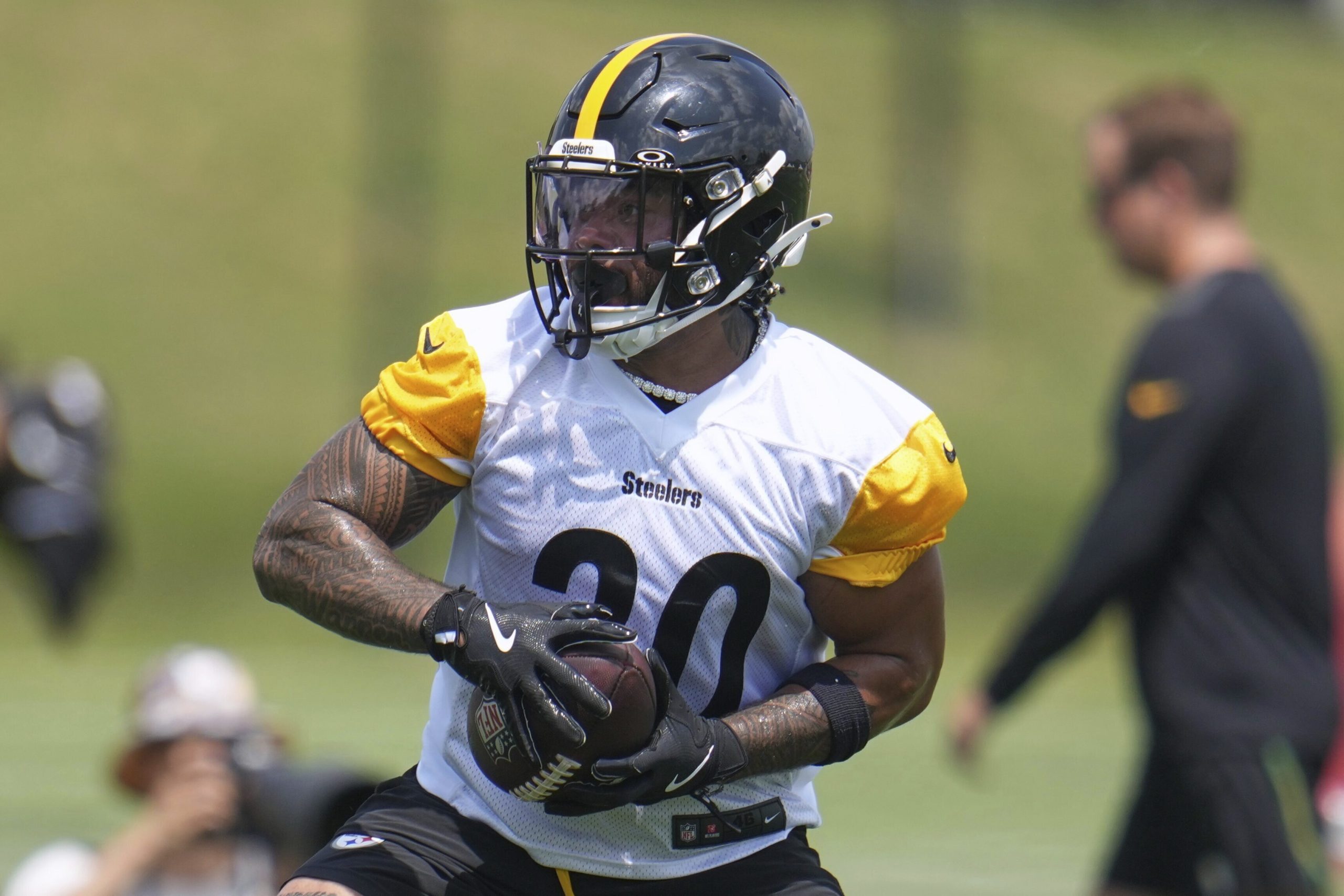 Steelers sign running back Jaylen Warren, a former undrafted rookie, to ...