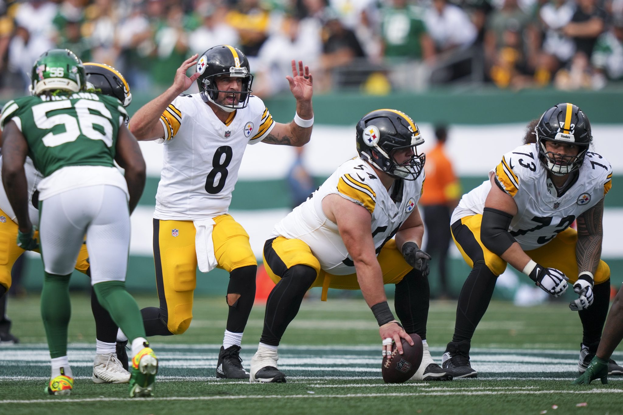 Aaron Rodgers throws 4 TD passes in his Steelers debut, leads 34-32 ...