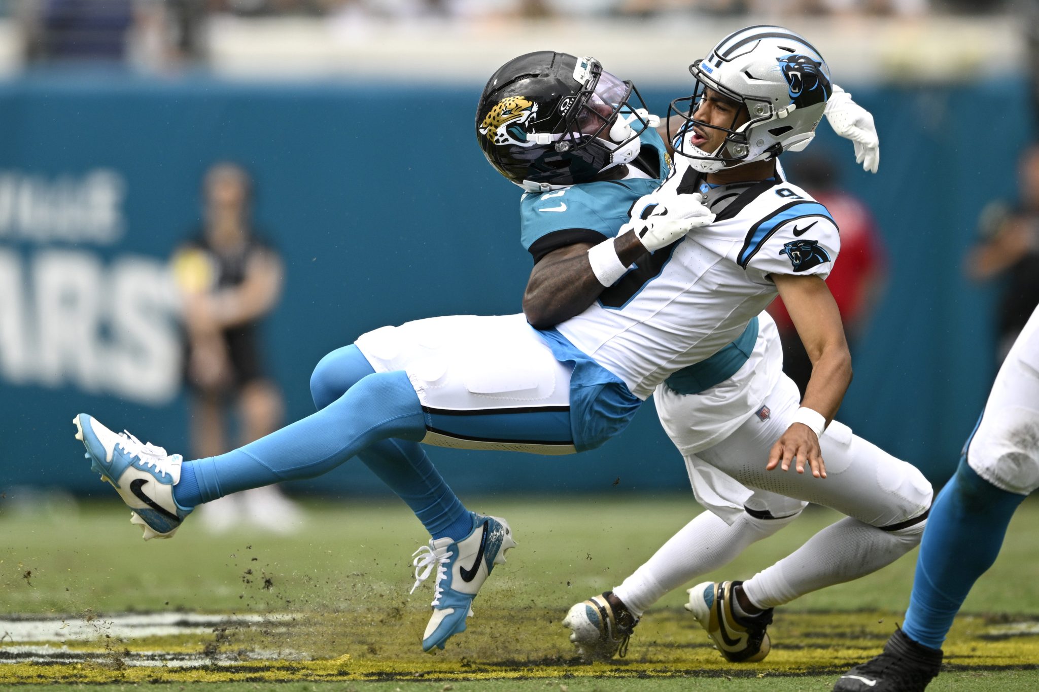Lawrence and Etienne deliver as Jaguars open new regime with a 26-10 ...