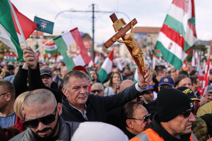 Hundreds of thousands of Hungarians attend rival rallies in Budapest as ...