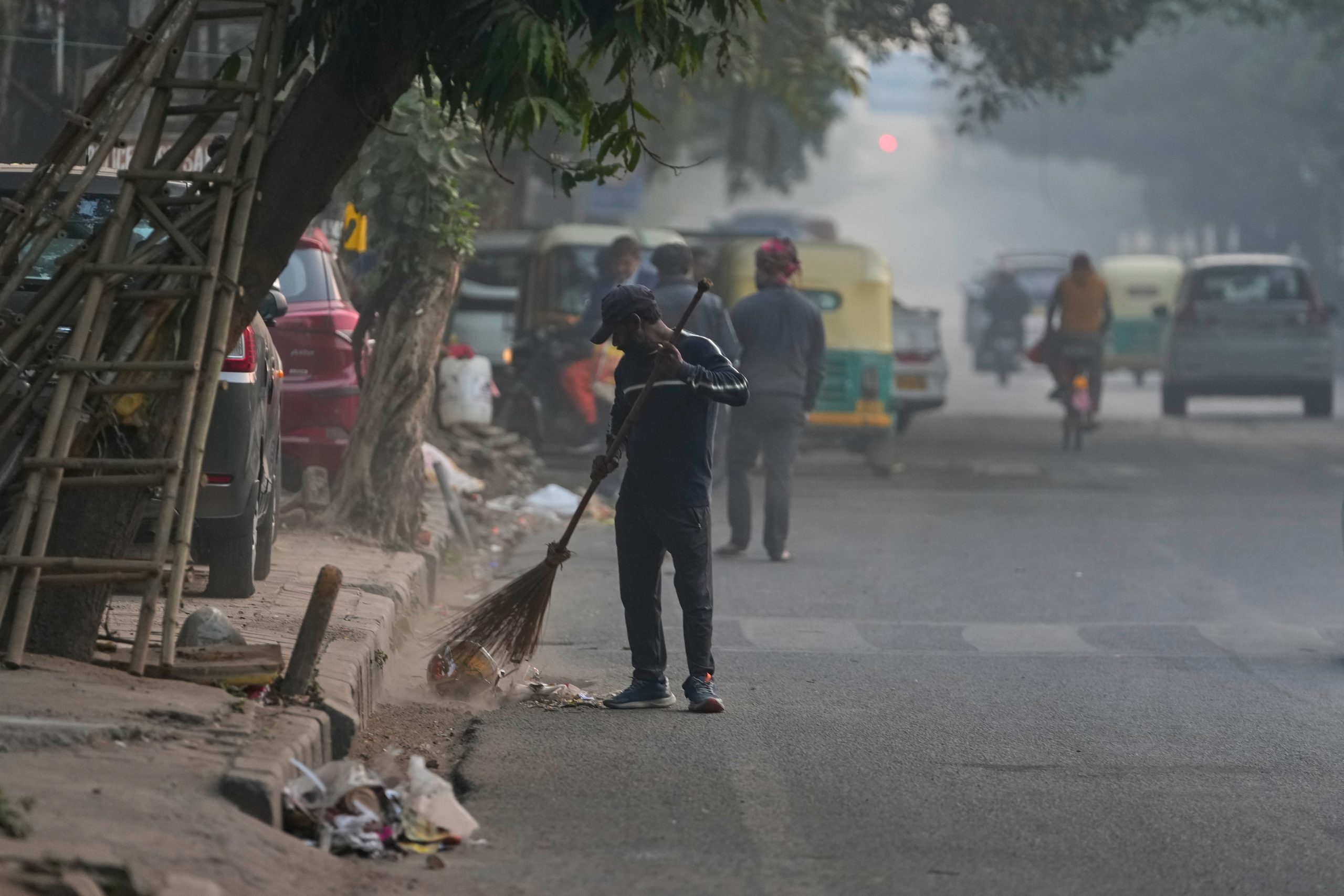 Photos show the daily struggle to breathe in New Delhi’s dense winter ...