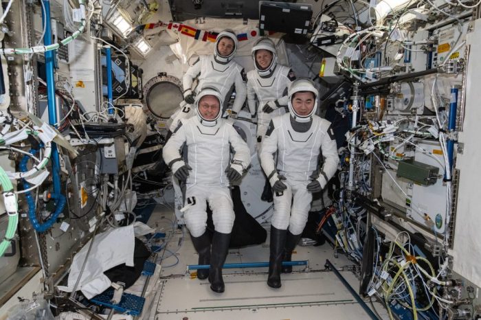NASA sends 4 astronauts back to Earth in first medical evacuation - SRN ...