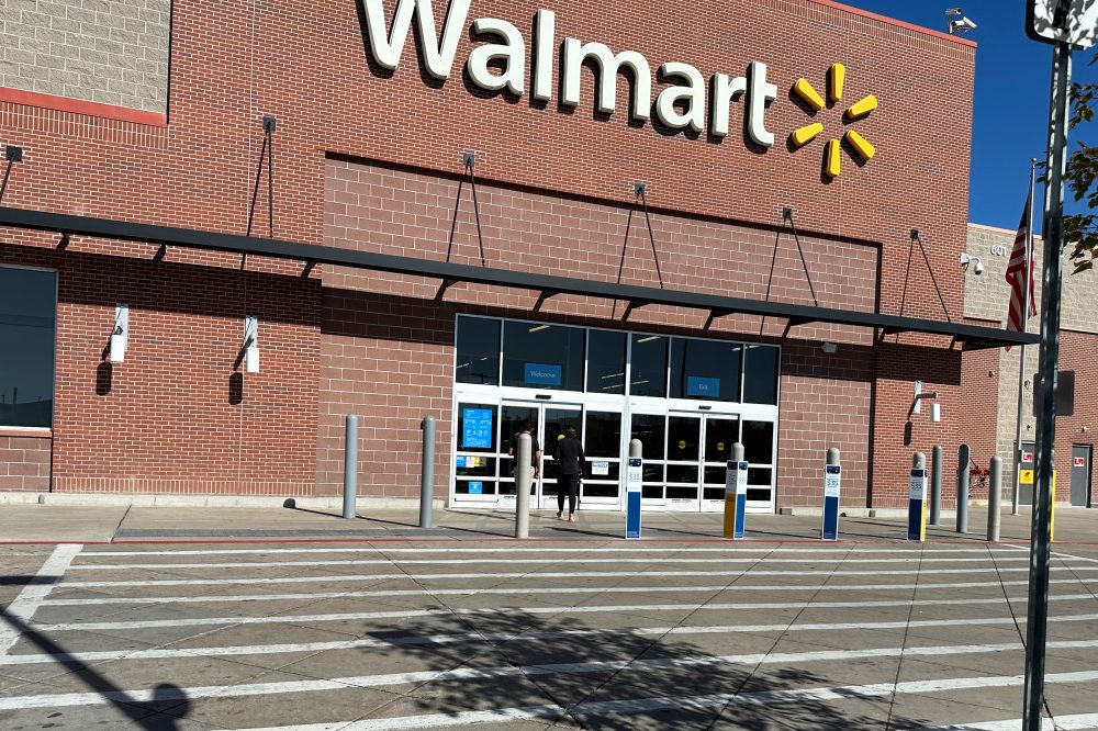 Walmart delivers another quarter of impressive sales but offers a muted ...
